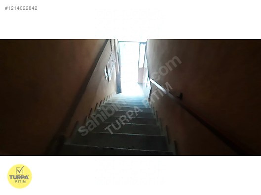 İzmir Bornova Çamdibi Refik Tulga Caddesinde Satılık 2+1 Daire ...