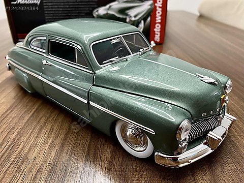 Auto World Diecast Model 1:18 Mercury Araba - 1242024384