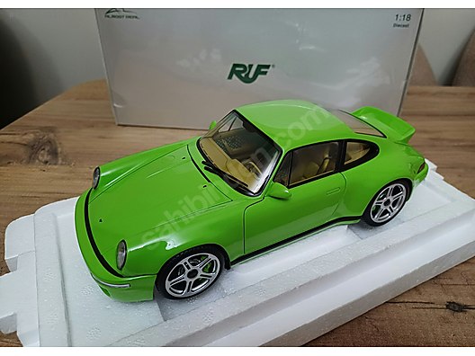 Almost Real Diecast Model 1:18 Porsche Araba - 1208048334