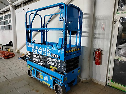 KİRALIK TEKERLEKLİ MOBİL ALÜMİNYUM İSKELE PLATFORM MERDİVEN - Merdiven ...