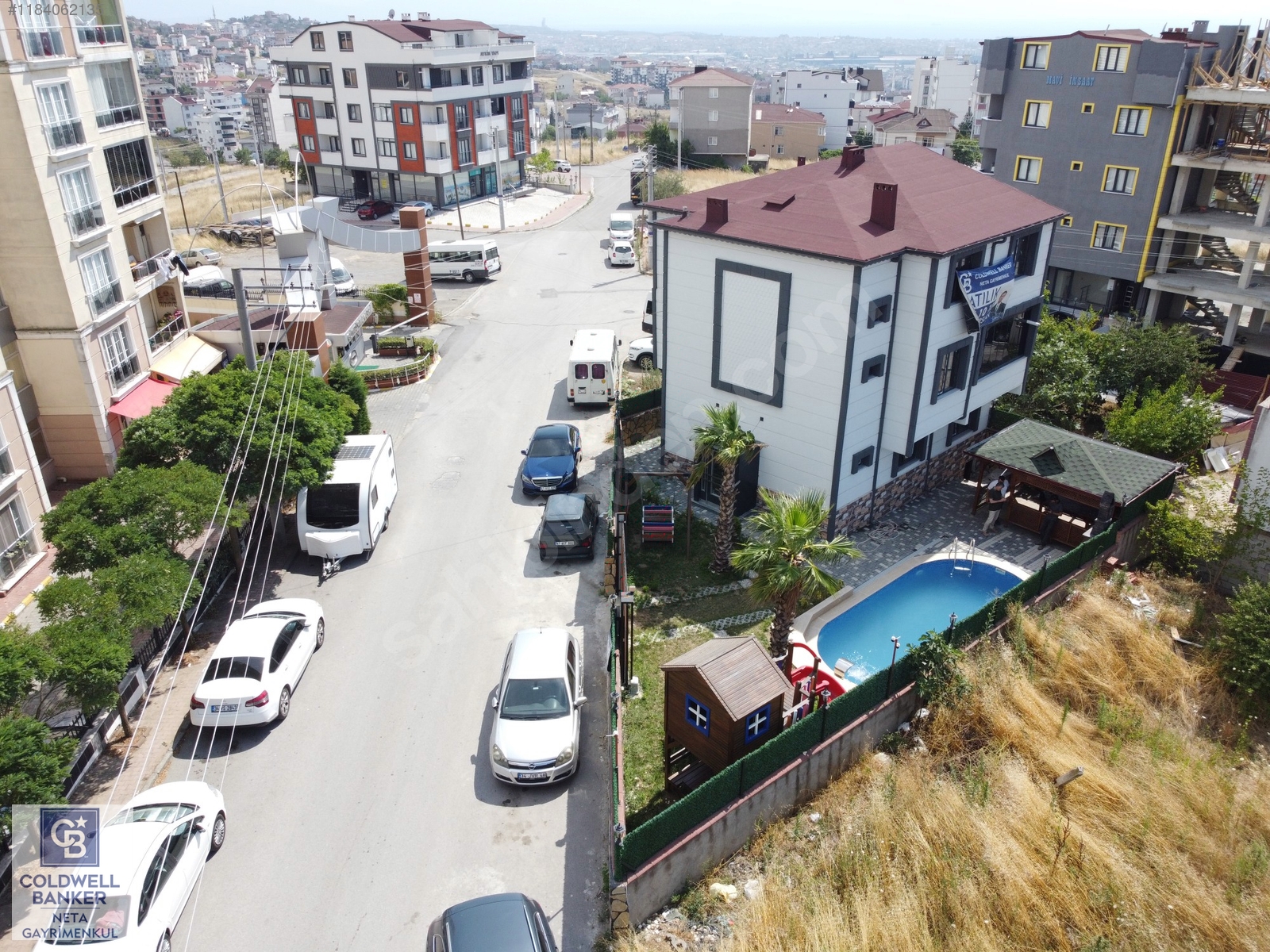 Ç.OVA AKSE MAH. MUTLUKENTE KOMŞU HAVUZLU MÜSTAKİL VİLLA TİPİ EV ...