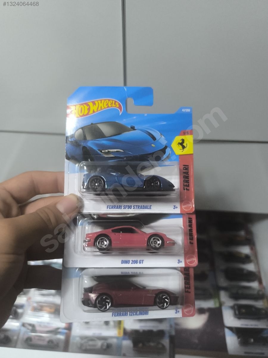 Hot Wheels Diecast Model 1:6 Ferrari Araba - 1324064468