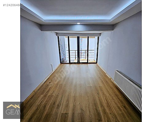 KADIKÖY MODA SAHİL BANDINA YAKIN TAMAMEN YENİLENMİŞ 2+1 BALKONLU ...