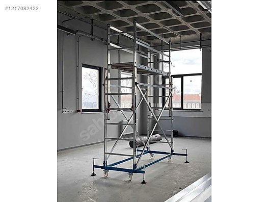Kiralık tekerlekli merdiven platformiskele - Merdiven ve Yapı ...