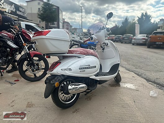 Kuba Brilliant 125 Pro 2024 Model Scooter / Maxi Scooter Motor ...