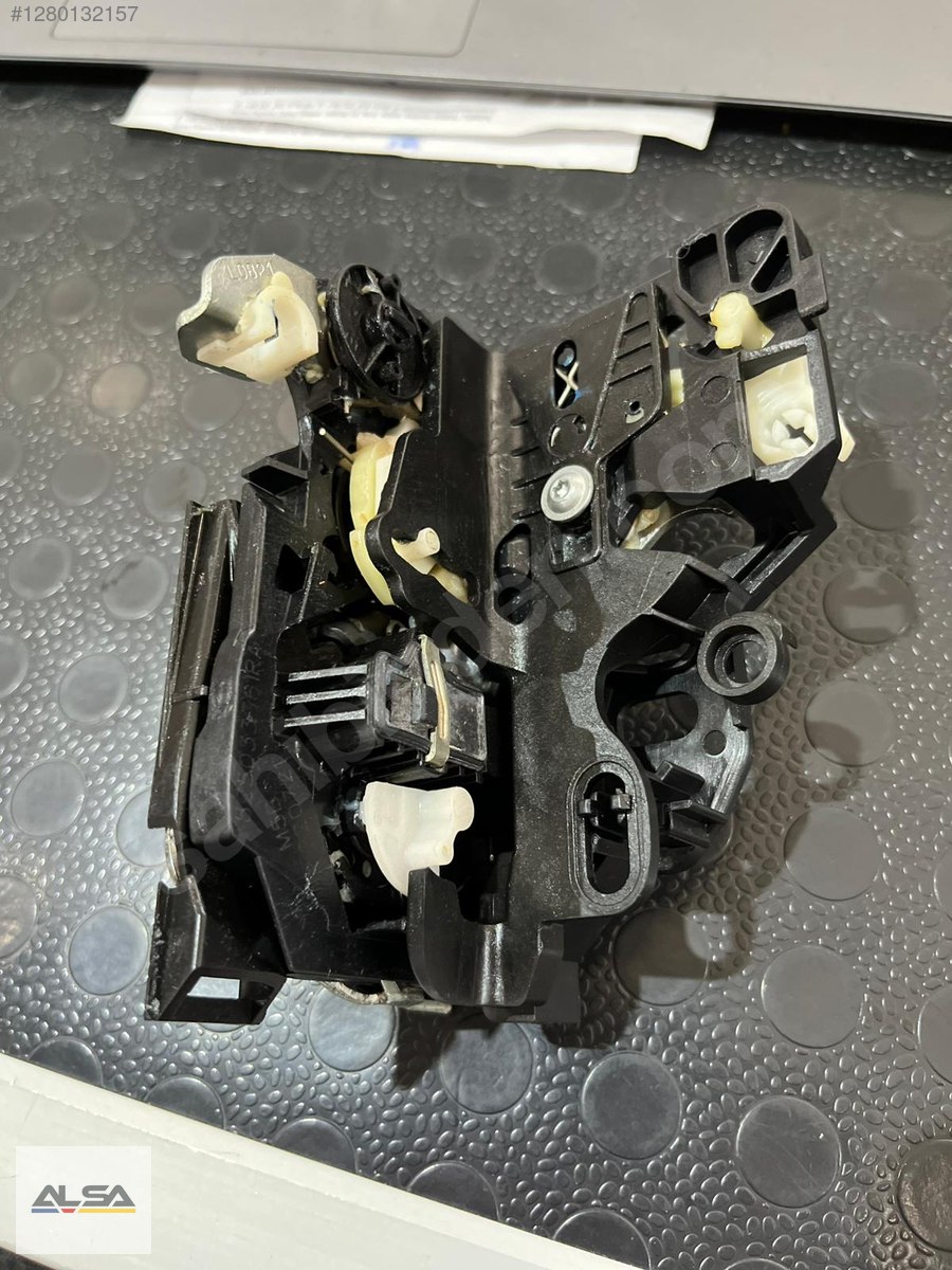 Otomobil & Arazi Aracı / Mekanik / 825033361R DACİA SANDERO III SOL ARKA KAPI KİLİDİ sahibinden ...