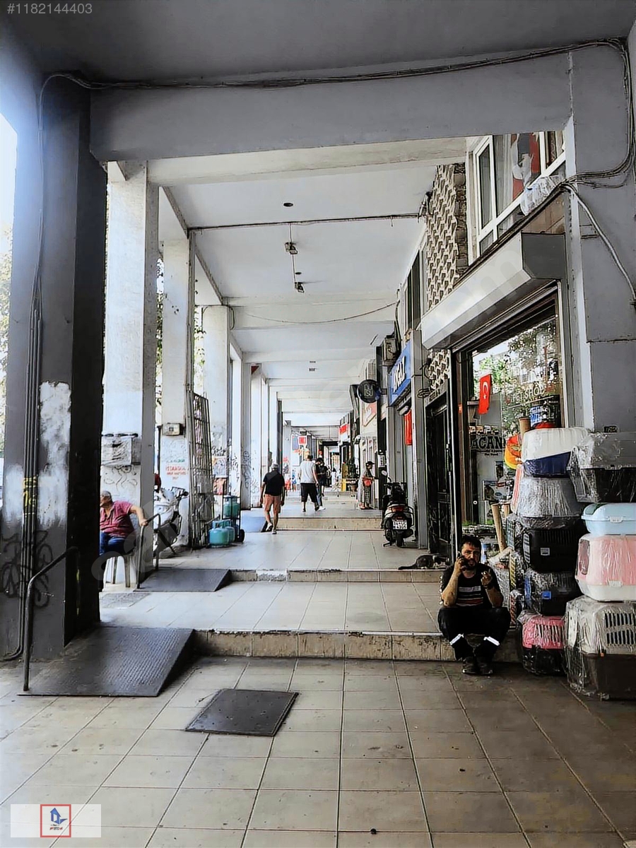 Kadıköy moda caddesi üzerinde harika lokasyon kiralık 200m2 - Devren ...