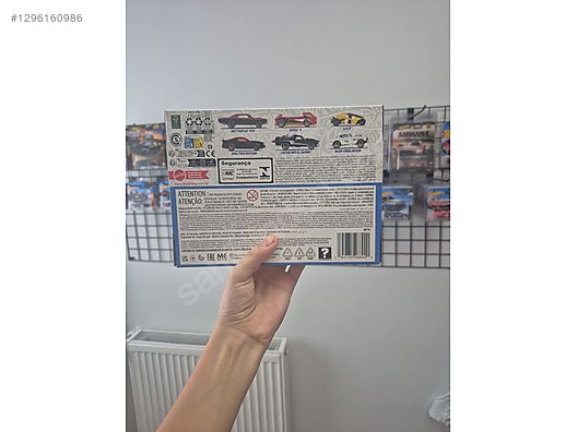 Hot Wheels Diecast Model 1:64 Ford Araba - 1296160986