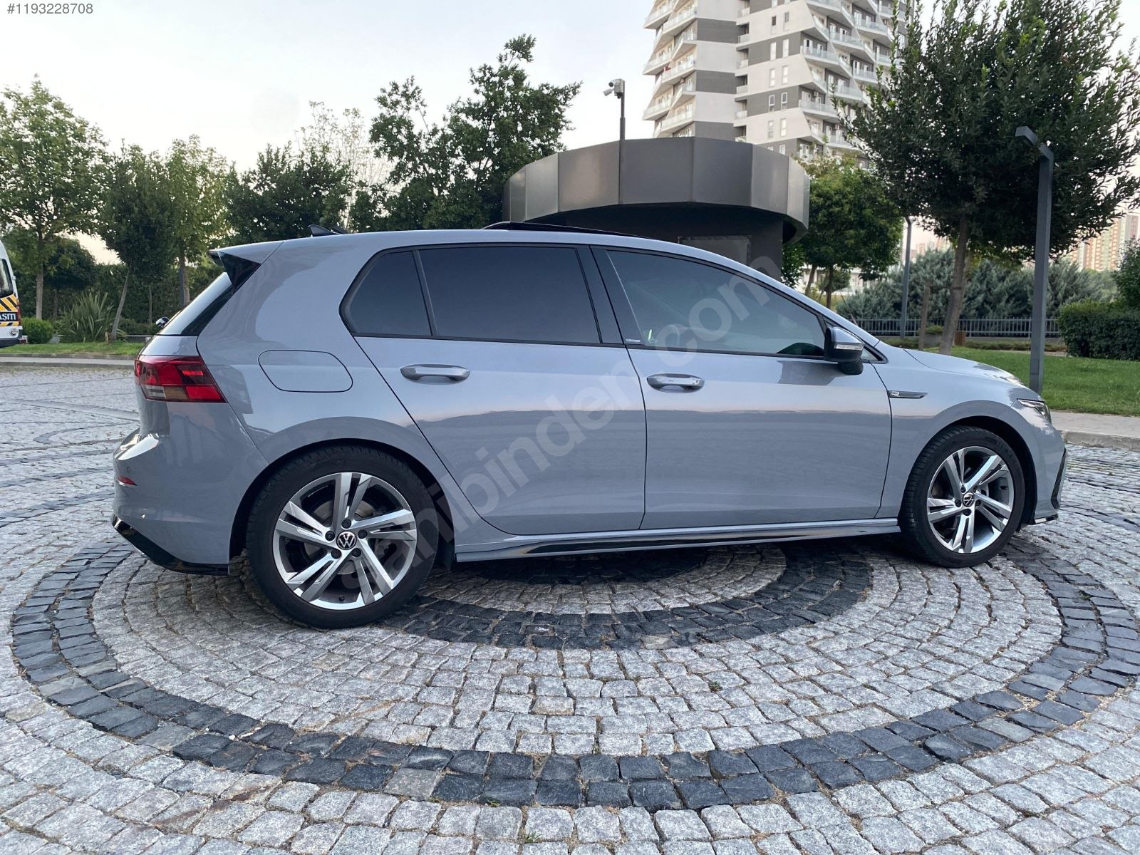 Volkswagen / Golf / 1.5 eTSI / R-Line / R-LİNE İLK SAHİBİNDEN NARDO GRİ ...