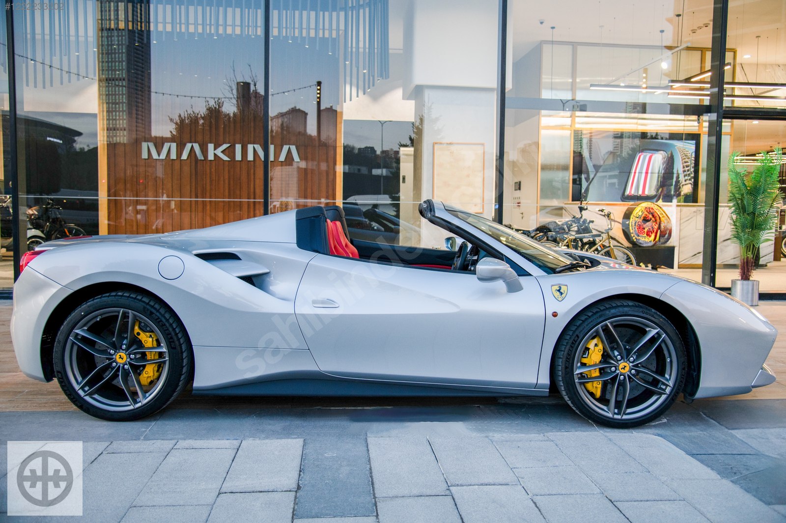 Ferrari / 488 / Spider / -MAKINA VADI-2018 FERRARİ 488 SPİDER-KARBON ...