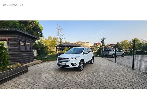 Ford / Kuga / 1.5 TDCI / Titanium / Sahibinden 2017 Mod. 103.000 Km de ...