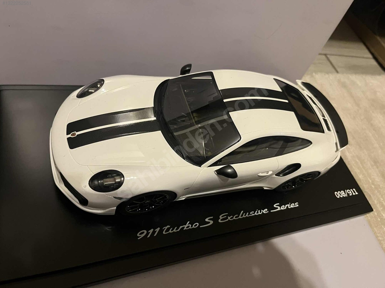 Spark Diecast Model 1:18 Porsche Araba - 1322252581