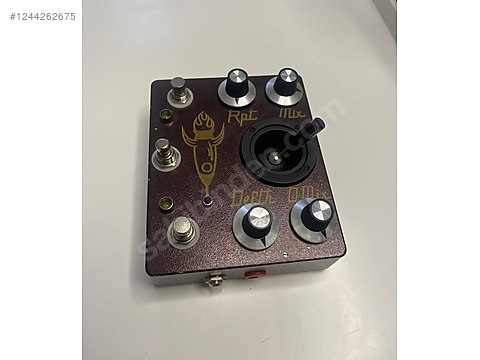 Hungry Robot The Karman Line Delay (Oscillator) - Efekt Pedalı ve Diğer ...