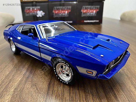 Auto World Diecast Model 1:18 Ford Araba - 1294267238