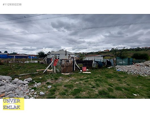 TAYAKAD'IN TÜRKKÖŞEDE 180m2 İÇİNDE UFAK YAPI OLAN HİSSELİ TARLA ...