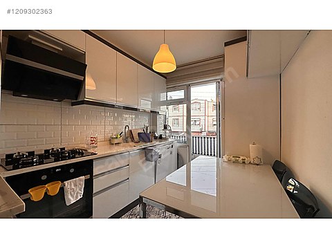 Akçay Merkez'de Full tadilatlı Denize 100 metre Daire - Satılık Daire ...