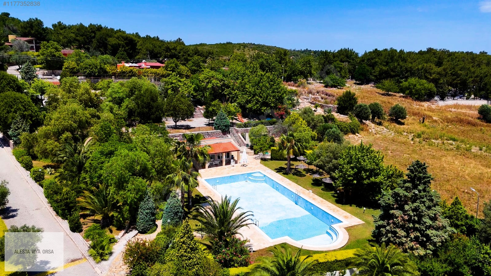 Urla Zeytinalanında Satılık 6+1 Deniz Manzaralı Müstakil Villa ...