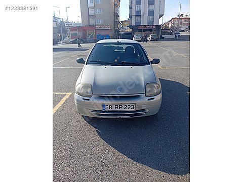 Renault / Clio / 1.4 / RNA / Clio 2000 model değişen boya yok ...