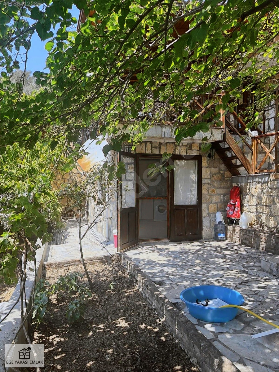 BAHÇEDERE BOZTEPE DE DENİZ MANZARALI BAHÇELİ TAŞ EV - Satılık Müstakil ...
