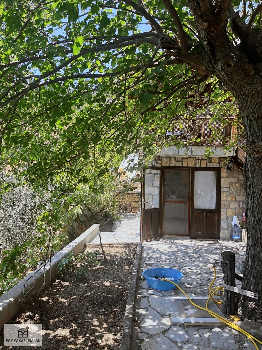 BAHÇEDERE BOZTEPE DE DENİZ MANZARALI BAHÇELİ TAŞ EV - Satılık Müstakil ...