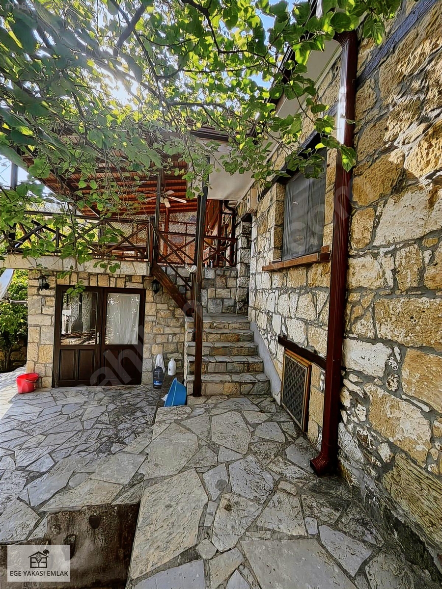 BAHÇEDERE BOZTEPE DE DENİZ MANZARALI BAHÇELİ TAŞ EV - Satılık Müstakil ...