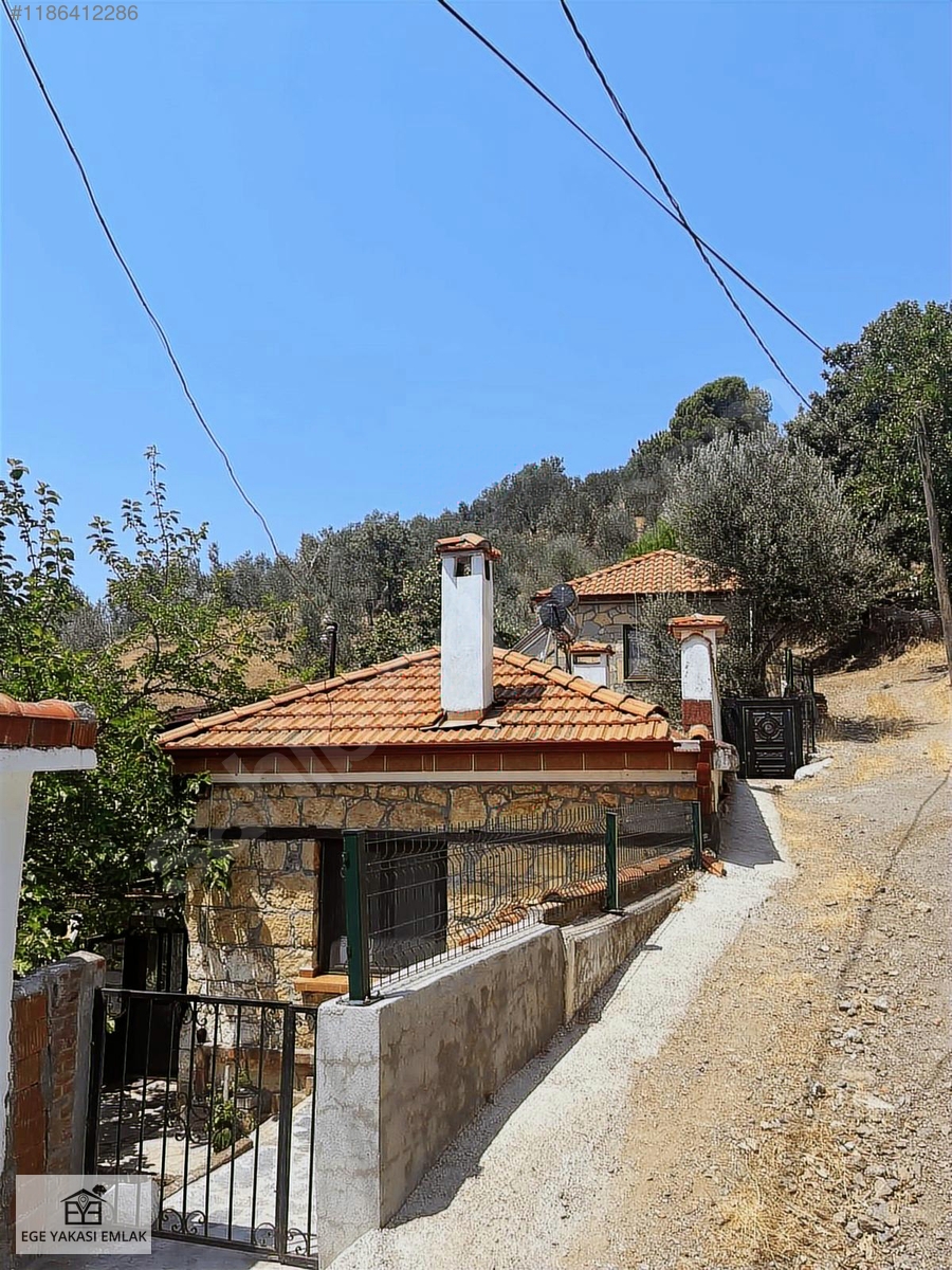 BAHÇEDERE BOZTEPE DE DENİZ MANZARALI BAHÇELİ TAŞ EV - Satılık Müstakil ...