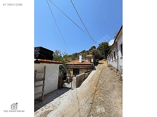 BAHÇEDERE BOZTEPE DE DENİZ MANZARALI BAHÇELİ TAŞ EV - Satılık Müstakil ...