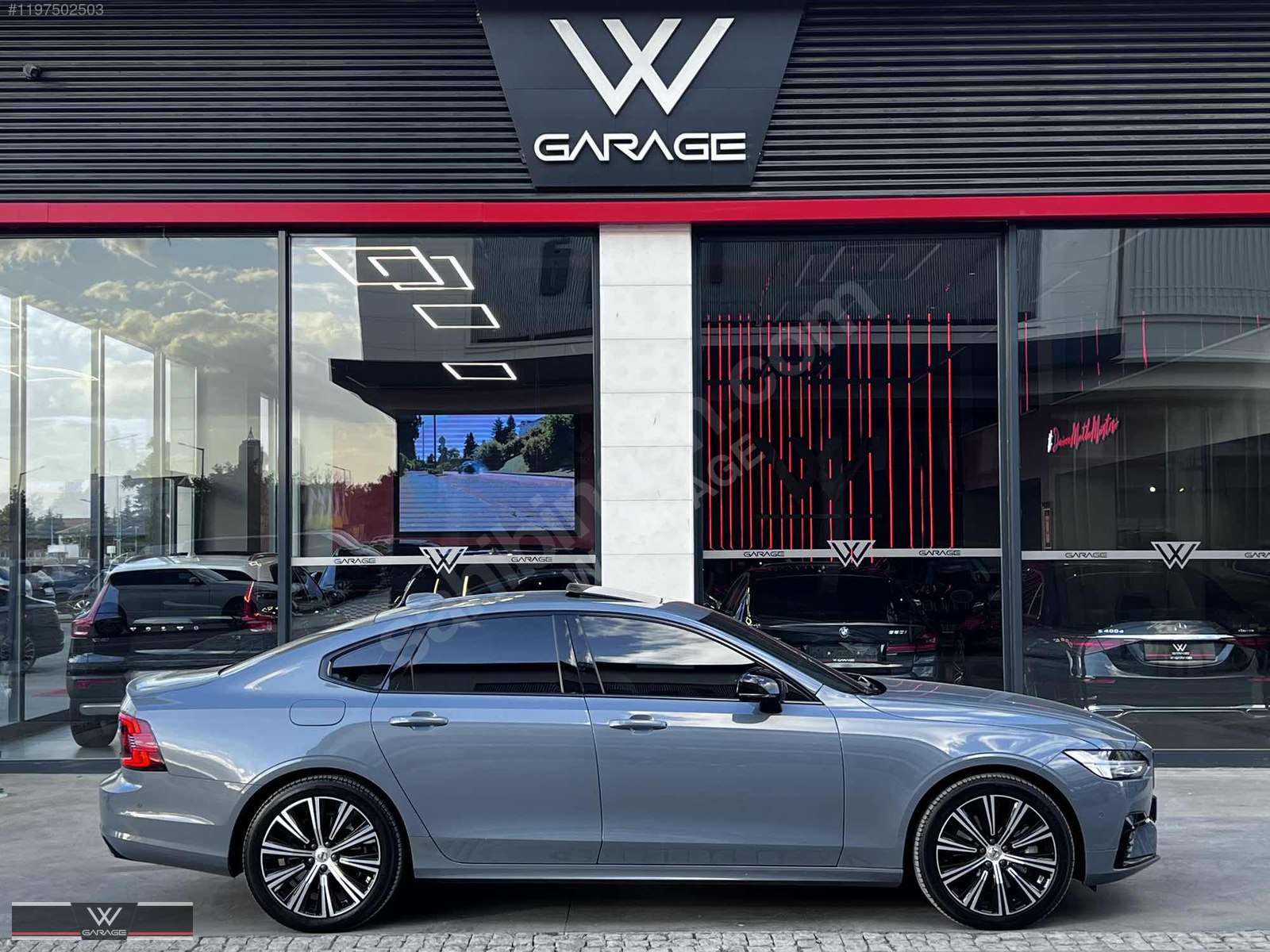 Volvo / S90 / 2.0 T8 / Recharge Plus Dark / 'W' Volvo 2.0T8 Hybrid AWD Recharge PlusDark 2023 ...