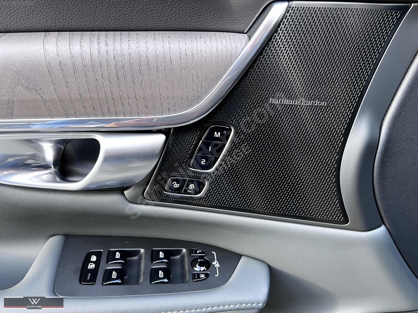 Volvo / S90 / 2.0 T8 / Recharge Plus Dark / 'W' Volvo 2.0T8 Hybrid AWD Recharge PlusDark 2023 ...