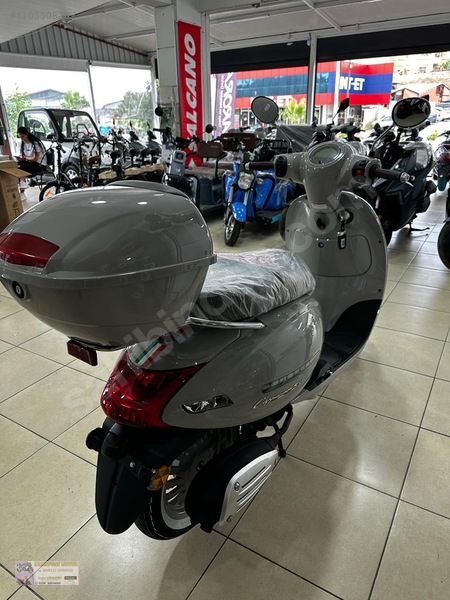 Arora AR 50 Cappuccino 2023 Model Scooter / Maxi Scooter Motor ...