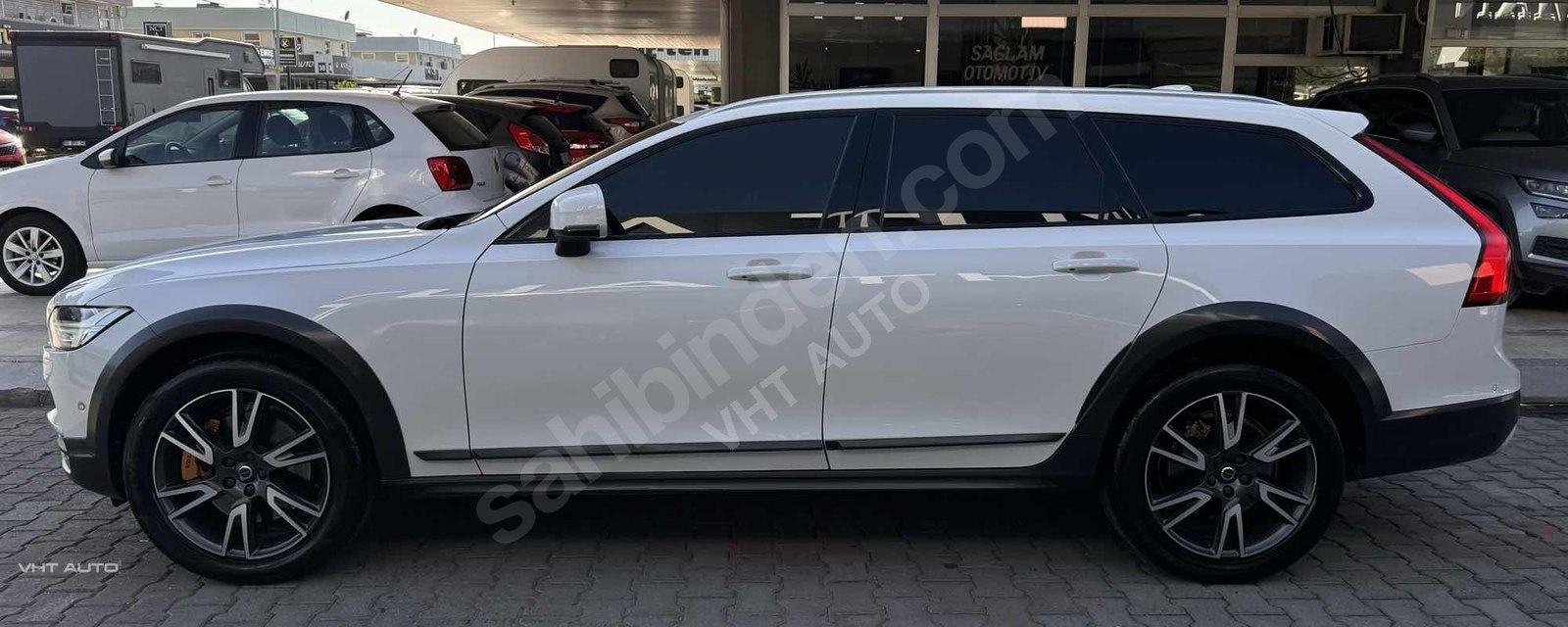Volvo / V90 Cross Country / 2.0 D D5 / Pro / VHT AUTO I V90 CROSS ...