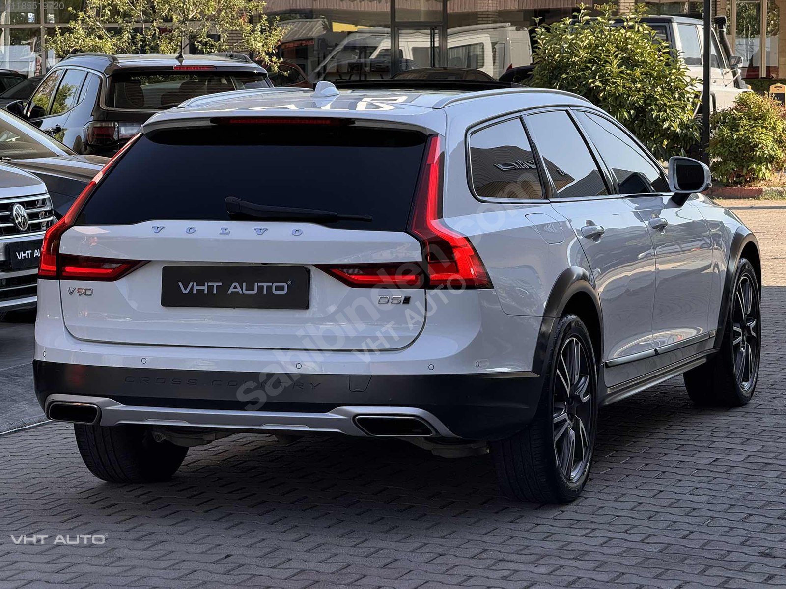 Volvo / V90 Cross Country / 2.0 D D5 / Pro / VHT AUTO I V90 CROSS ...