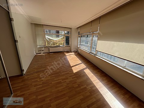 KADIKÖY MODA CADDESİ ÜZERİNDE 1.KAT İŞ YERİNE UYGUN 4+1 DAİRE ...