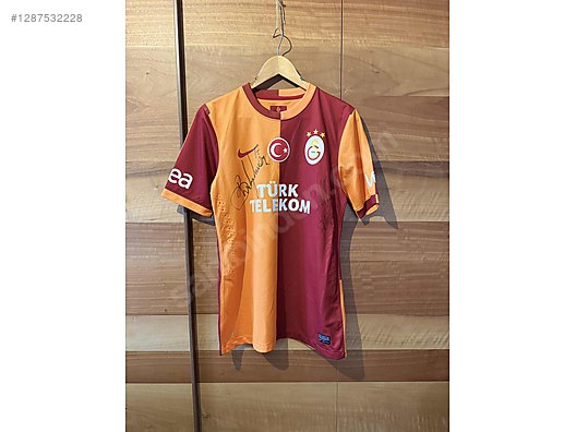 Galatasaray Selçuk İnan ve Burak Yılmaz imzalı forma on sahibinden.com ...