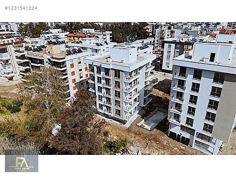 FARUK ARISAN'DAN HAVUZLU LÜX SİTEDE ÇAY MANZARALI E.BANYOLU 2+1 ...