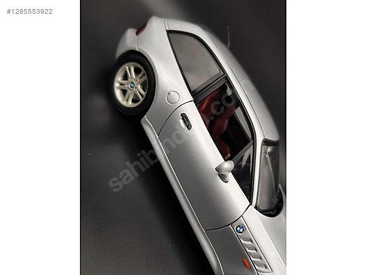 UT Models Diecast Model 1:18 BMW Araba - 1285553922
