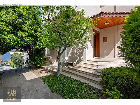 Yekta Erkul'dan Altınkum'da Denize sıfır Sitede Bakımlı Villa - Satılık ...