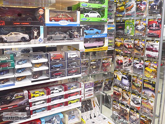 Inno64 Diecast Model 1:64 Nissan Araba - 1323589146