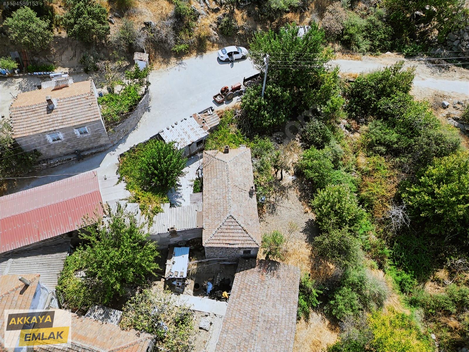 YAVAŞLAR KÖYÜNDE SATILIK DOĞAL GRANİTTEN YAPILMIŞ 284 M2 TAŞ EV - Satılık Müstakil Ev İlanları ...