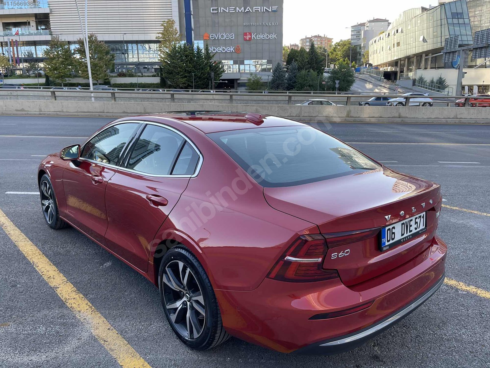 Volvo / S60 / 2.0 B5 / Plus Bright / 2023 VOLVO S60 B5 HYBRID AWD PLUS ...