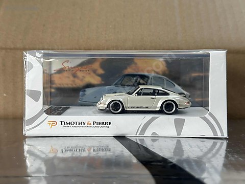 Timothy & Pierre Diecast Model 1:64 Porsche Araba - 1235765466