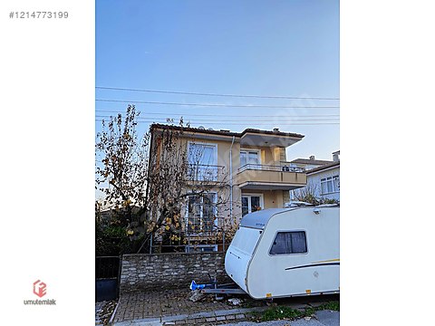 UMUT EMLAKTAN BAĞLAR'DA KİRALIK TEMİZ BAKIMLI ARAKAT 3+1 DAİRE ...