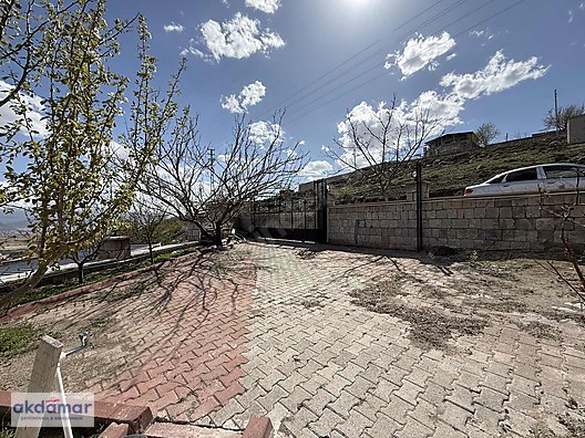 AKDAMAR - Molu Mahallesinde Şehir Manzaralı Satılık Villa - Satılık ...
