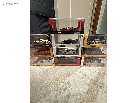 Tarmac Works Diecast Model 1:64 Ferrari Araba - 1323815751