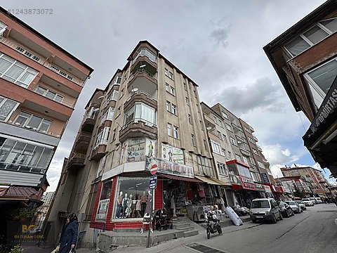 BATUHAN GENÇ'DEN PERŞEMBE PAZ. CİV. 3+1 ASANSÖRLÜ SATILIK DAİRE ...