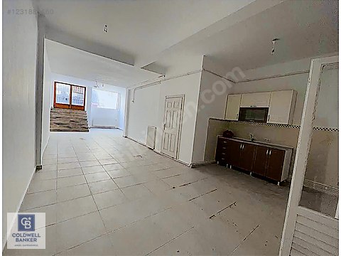 CİHANGİR AKYOL CADDESİNDE LOFT KULLANIMLI VİTRİNLİ DÜKKAN&MAĞAZA ...
