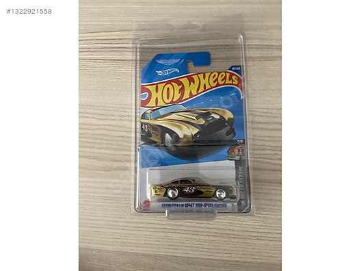 Hot Wheels Diecast Model 1:6 Aston Martin Araba - 1322921558